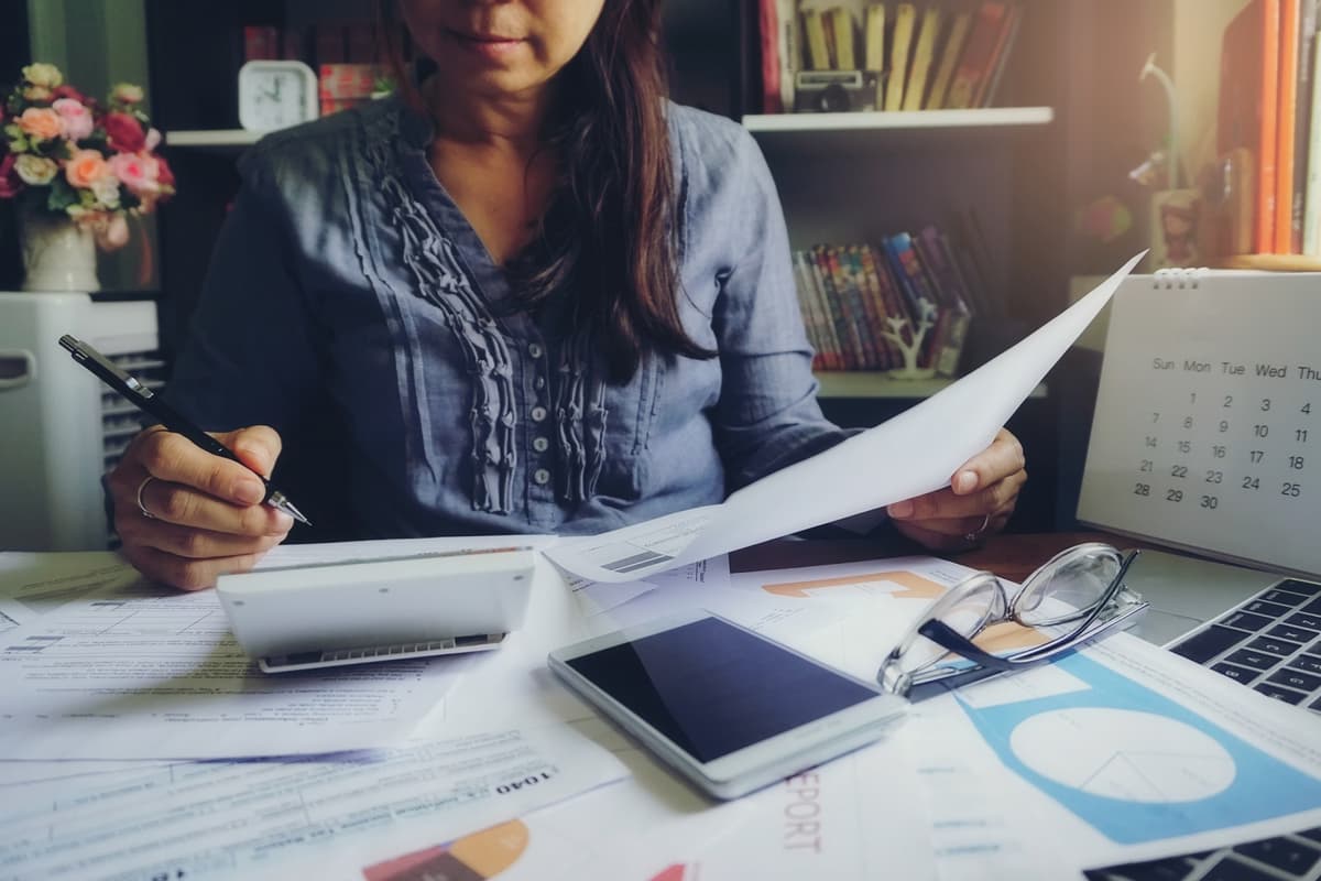 When to Hire a Collection Agency